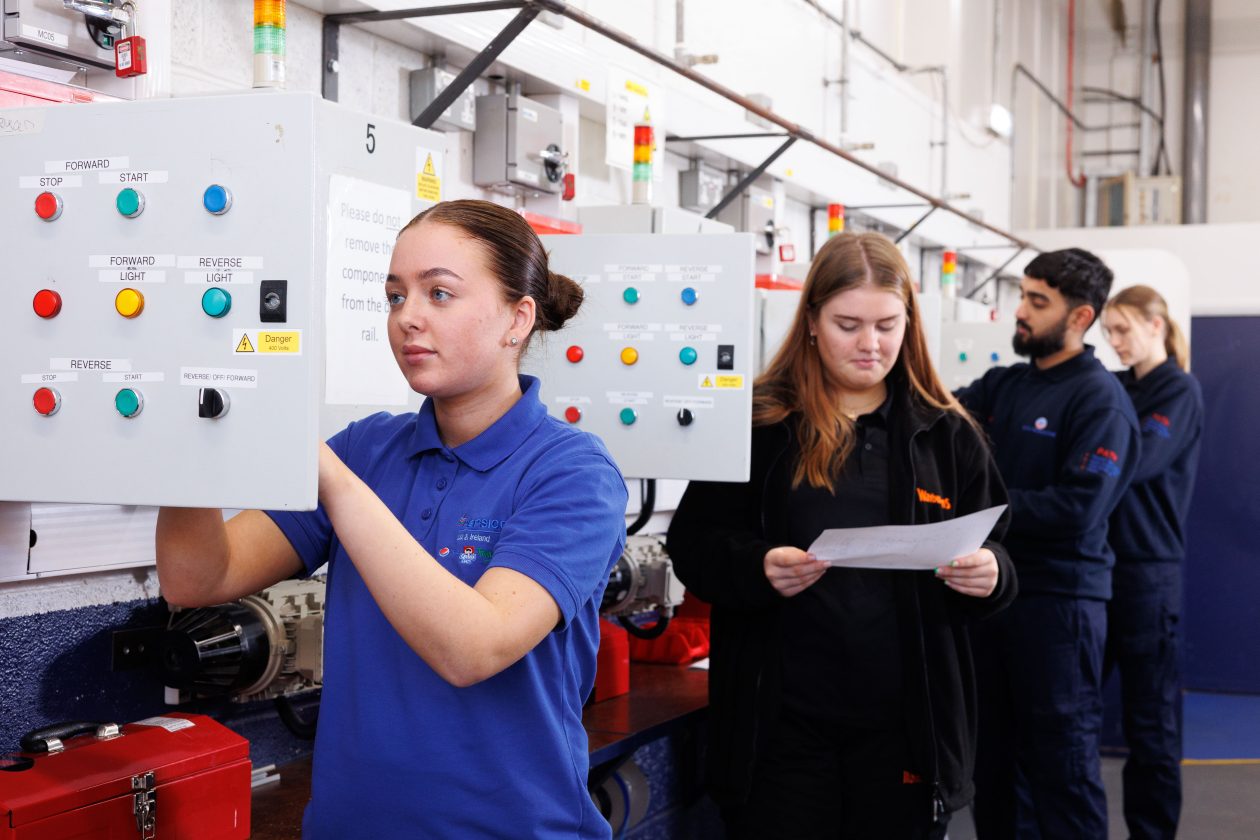 Engineering Apprenticeships & Apprentice Placements in Coventry - MGTS